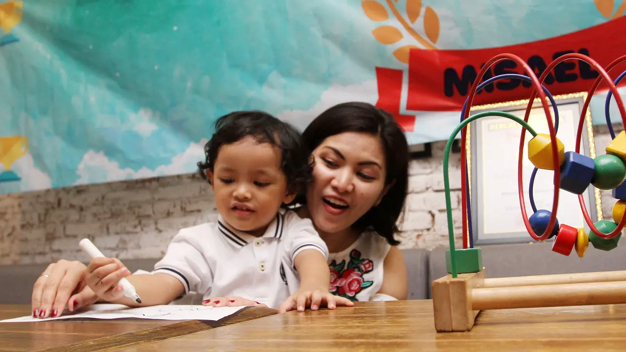 Kisah Bayi Genius dari Indonesia, Baru 2 Tahun Sudah Lancar Baca Tulis ...