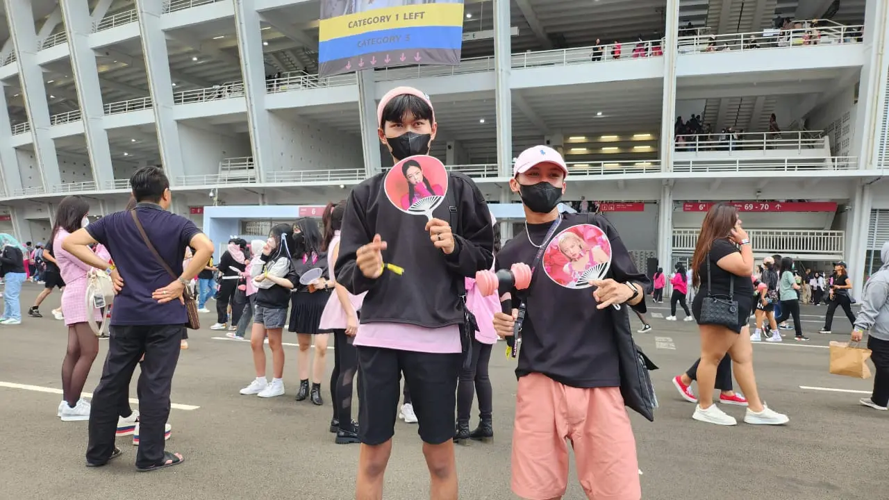 Cerita 2 Fanboy Blackpink Antusias Nonton Konser Born Pink di GBK ...
