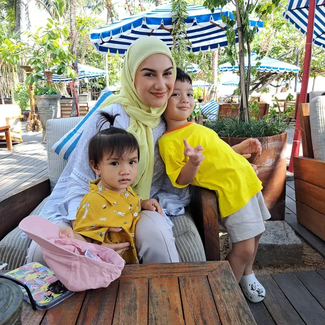 Tanpa Ammar Zoni, Ini 7 Momen Liburan Irish Bella ke Bali Bareng Keluarga - Hot Liputan6.com