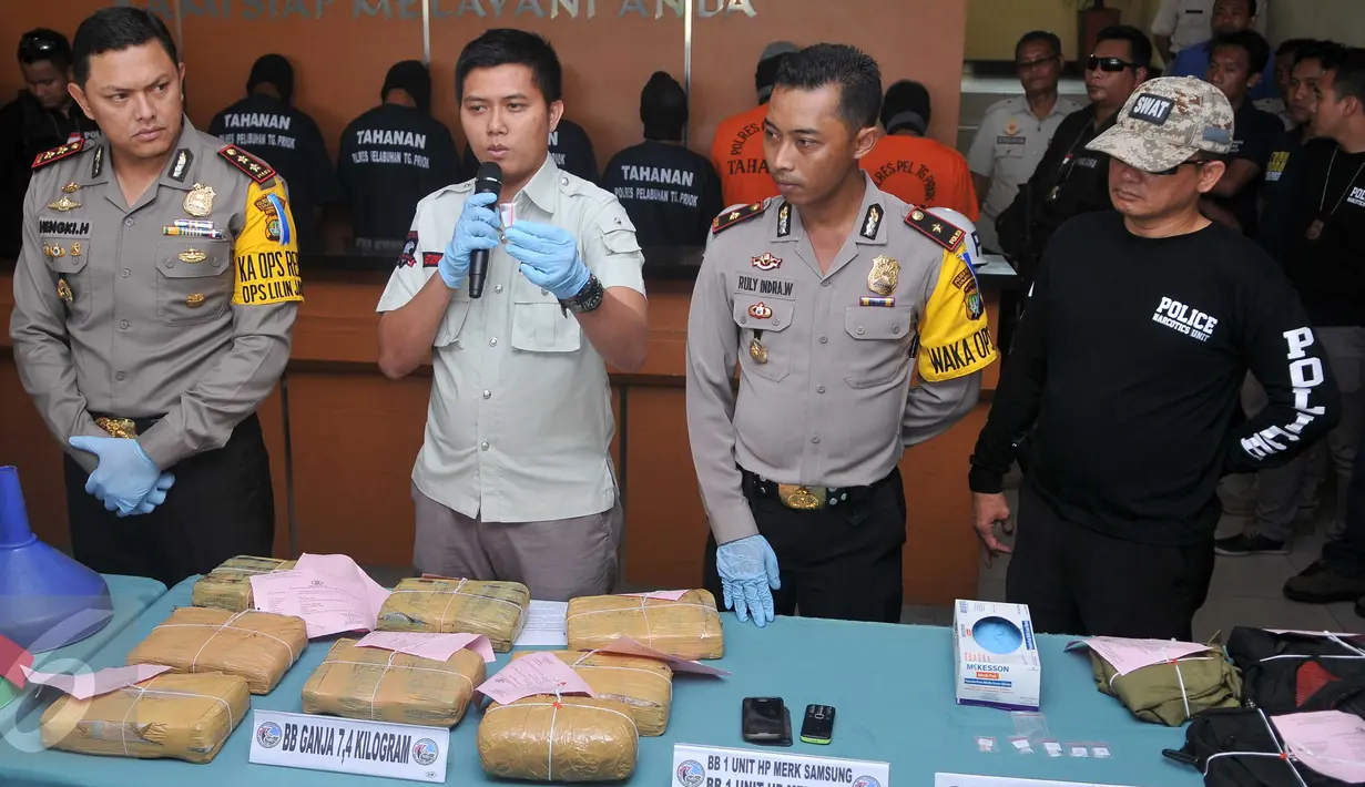 Polres Pelabuhan Tanjung Priok Sita 7,5 Kg Ganja - Foto Liputan6.com