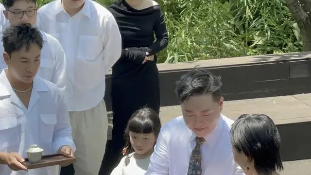 5 Potret Pernikahan Steven Hao Pemain Film Boboho, Dihadiri Sahabat ...