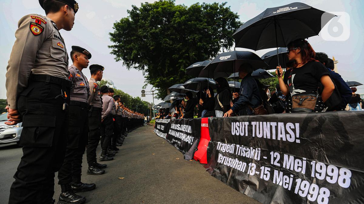 Aksi Kamisan ke-815 Rawat Ingatan Tragedi Mei 1998