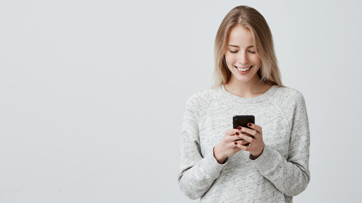 3 Topik Chat WA Lucu Sama Pacar yang Bikin Klepek