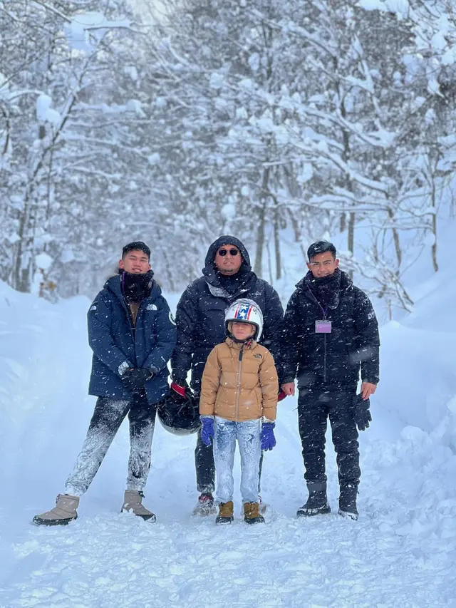 6 Potret Seru Pratama Arhan Liburan Tahun Baru di Jepang Bareng ...