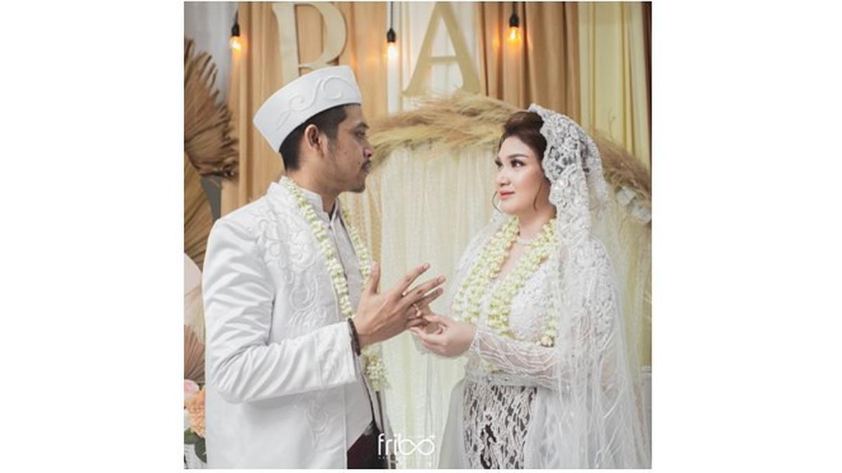 Resmi Menikah, Ini 6 Potret Mesra Tretan Muslim dan Winda Rizkifiani ...