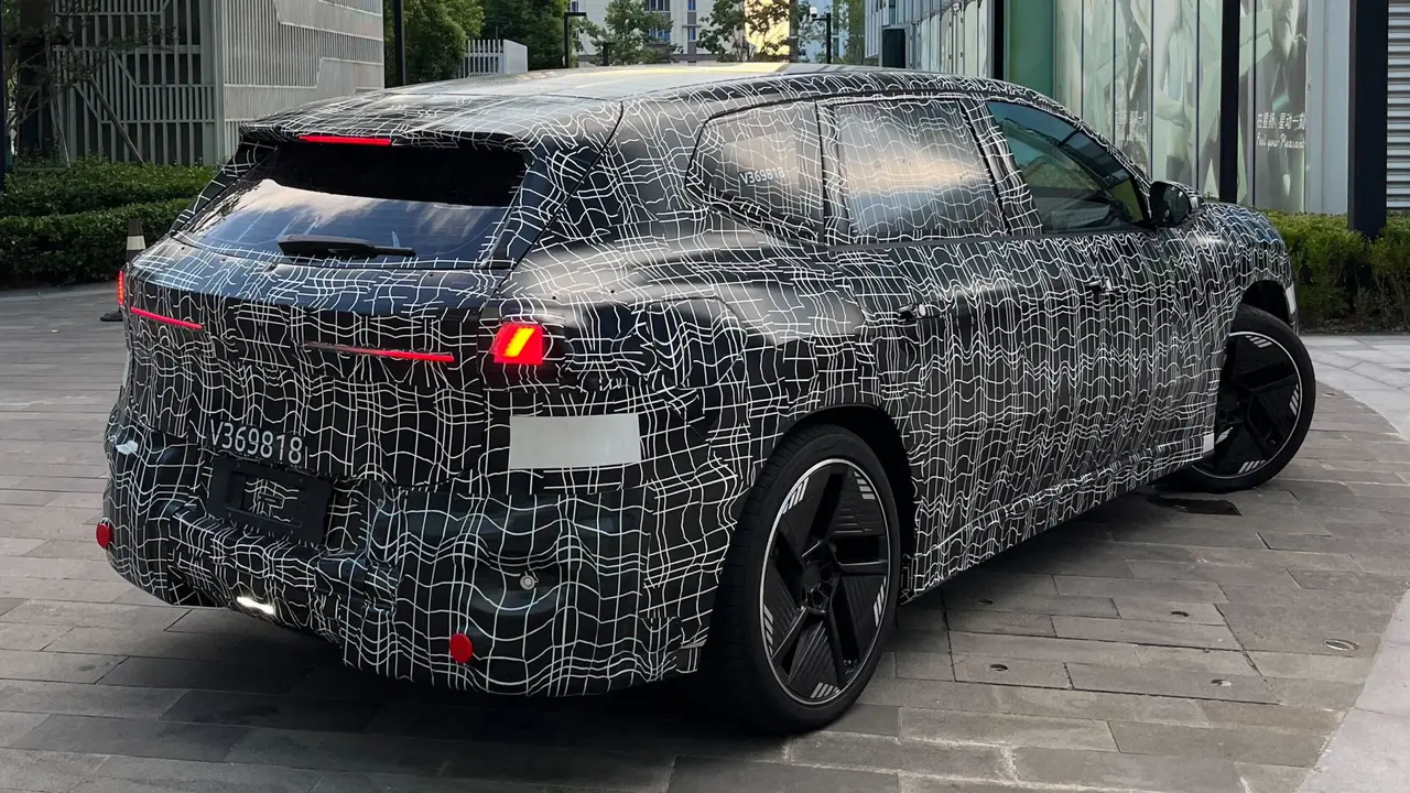 BMW iX3 Generasi Baru Menampakkan Diri, Diklaim Sanggup Menempuh 900 Km - Otomotif Liputan6.com