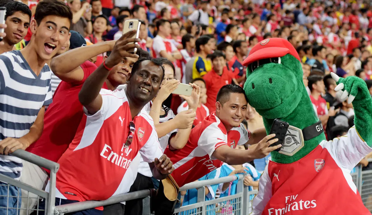 Foto Liga Inggris: Mengenang Gunnersaurus, Maskot Legendaris yang ...