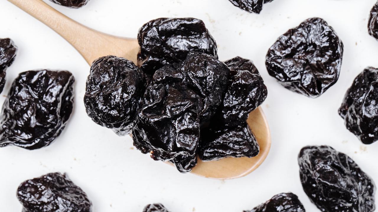 20 Manfaat Buah Plum Kering, Kaya Vitamin dan Mineral