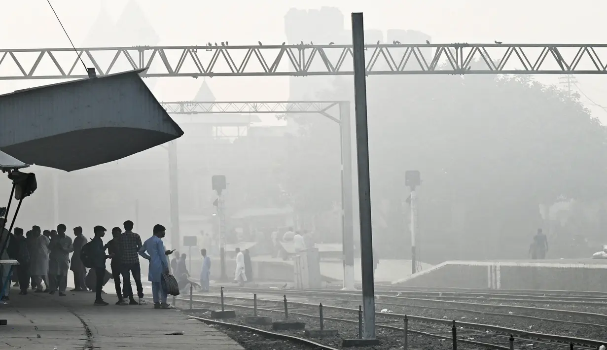 Potret Kota Lahore Pakistan Berselimut Kabut Polusi - Foto Liputan6.com