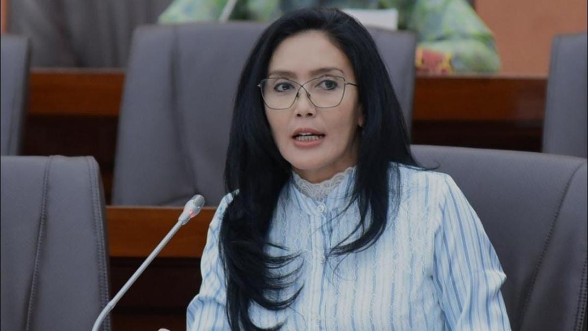 Rieke 'Oneng' di Pemakaman Affan: Harus Diusut Tuntas, Saya Yakin ...
