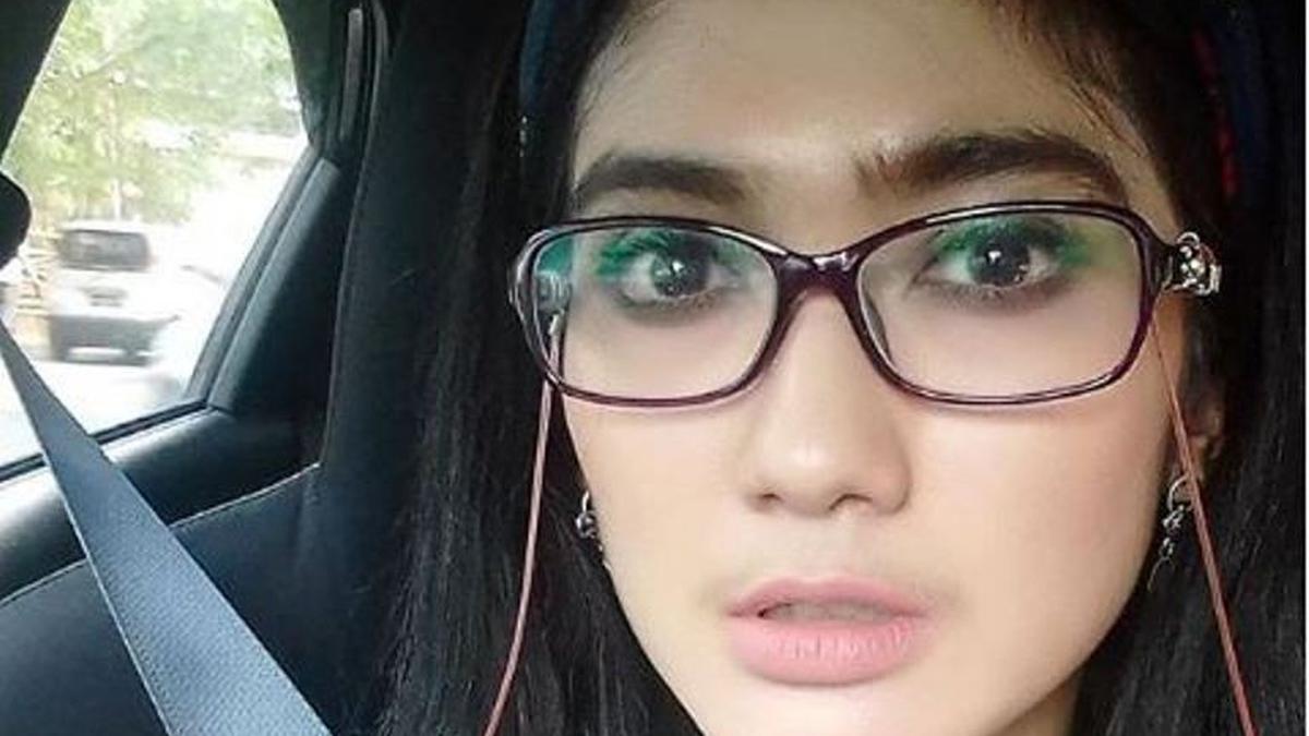 Warganet Heboh, Revi Mariska Sebut Luna Maya Seperti Ini - ShowBiz Liputan6.com