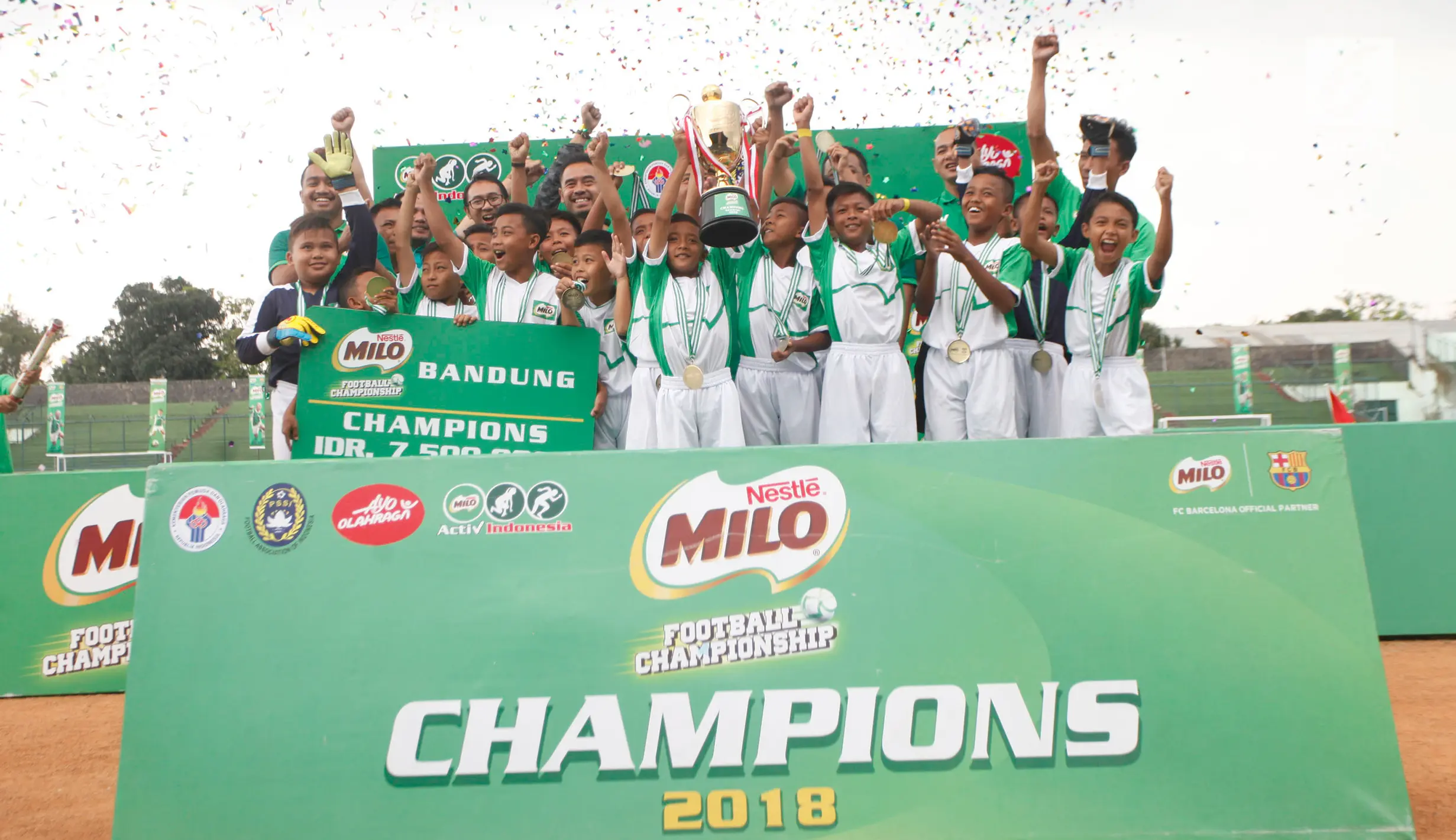 FOTO: Melihat Serunya MILO Football Championship Bandung - Foto ...
