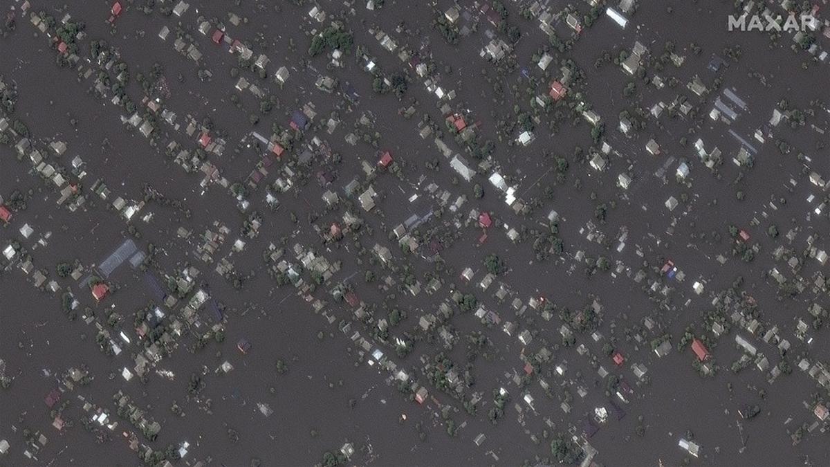 Citra Satelit Kondisi Wilayah Ukraina Sebelum dan Sesudah Banjir Akibat ...