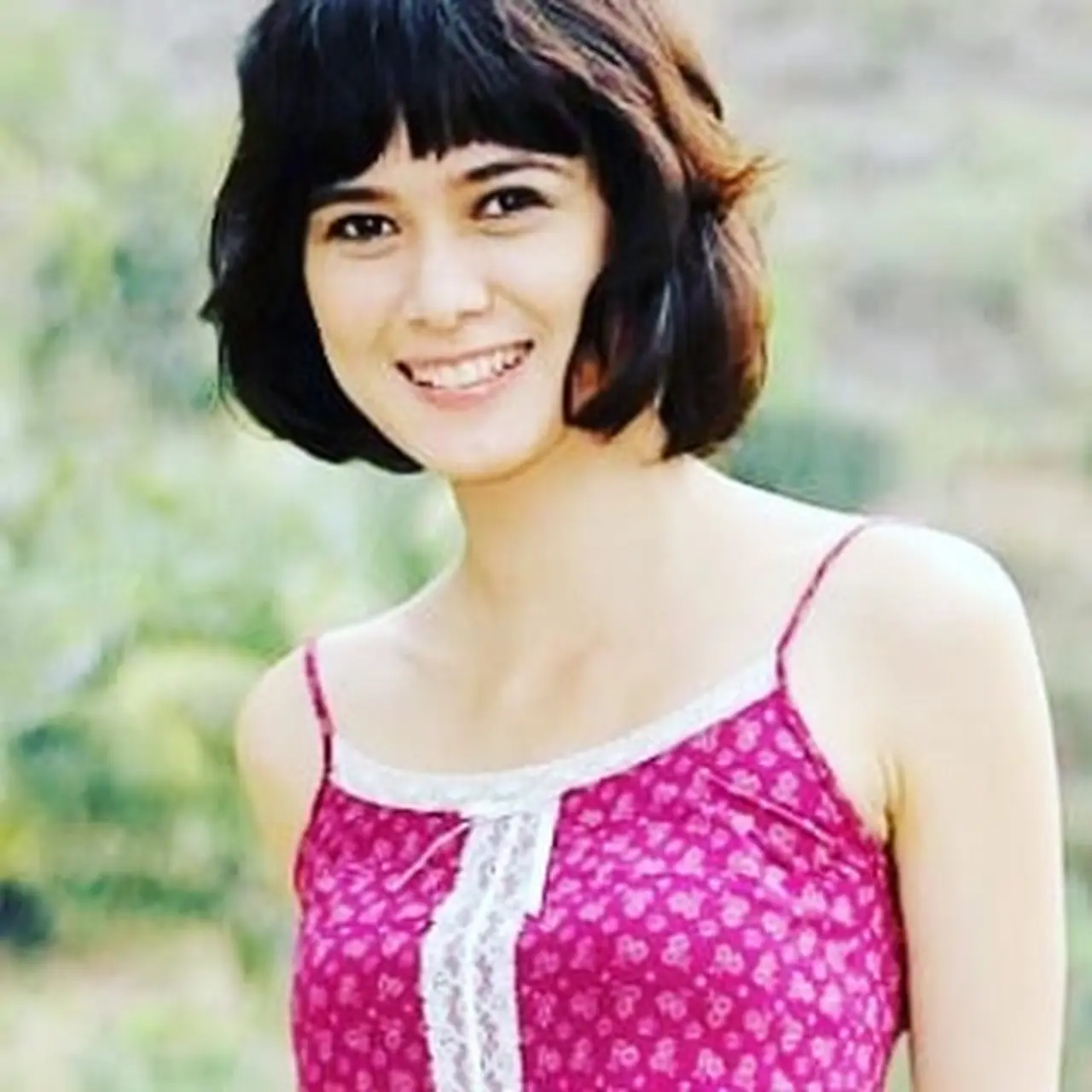 Genap Berusia 41 Tahun, Ini 7 Potret Lawas Renata Kusmanto yang Selalu ...