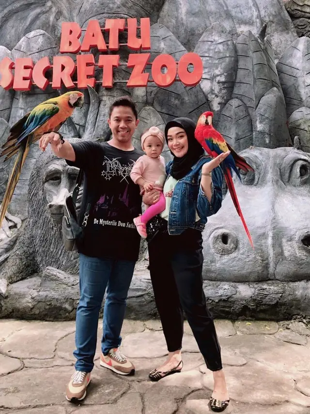 Lama Vakum dari Dunia Hiburan, Ini 6 Potret Terbaru Sheza Idris - Hot Liputan6.com