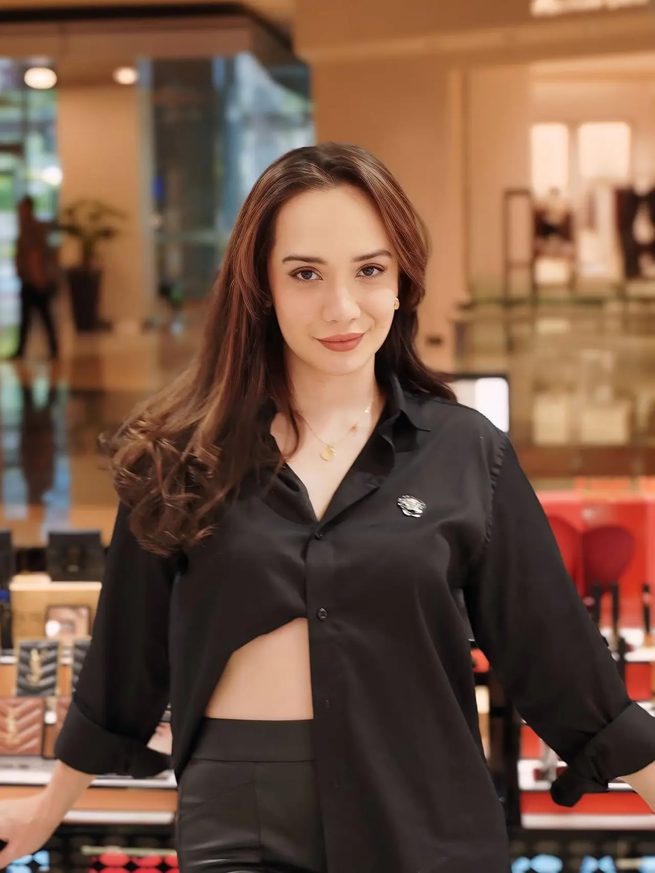 7 Potret Terbaru Putri Anne, Ungkap Alasan Lepas Hijab - Hot Liputan6.com