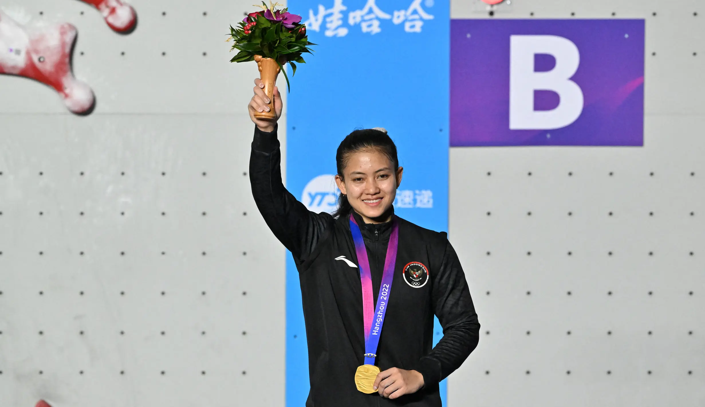 Aksi Desak Made Rita Kusuma Dewi Raih Emas Panjat Tebing Asian Games ...