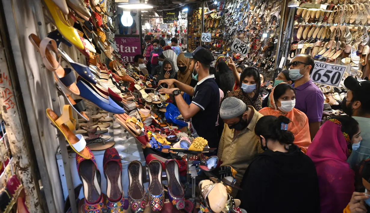 FOTO: Jelang Lebaran, Pasar di Pakistan Ramai - Foto Liputan6.com