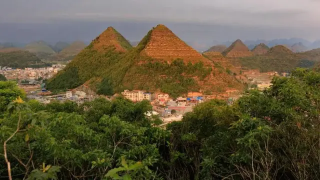 Bukit Berbentuk Piramida di China Picu Teori Konspirasi, Karya ...