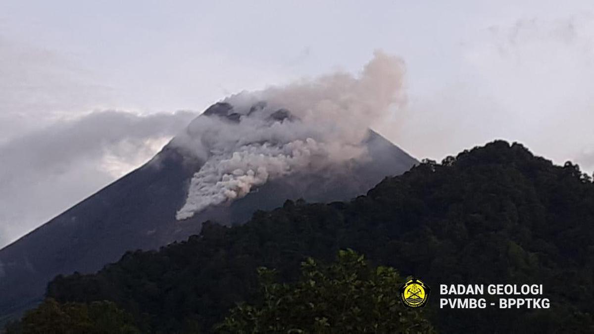 Gunung Merapi Disebut Sudah Erupsi Efusif, Ini Penjelasannya