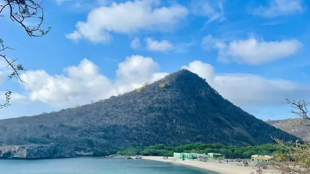 6 Fakta Menarik Curacao, Negara di Kawasan Laut Karibia Pemasok Garam ...
