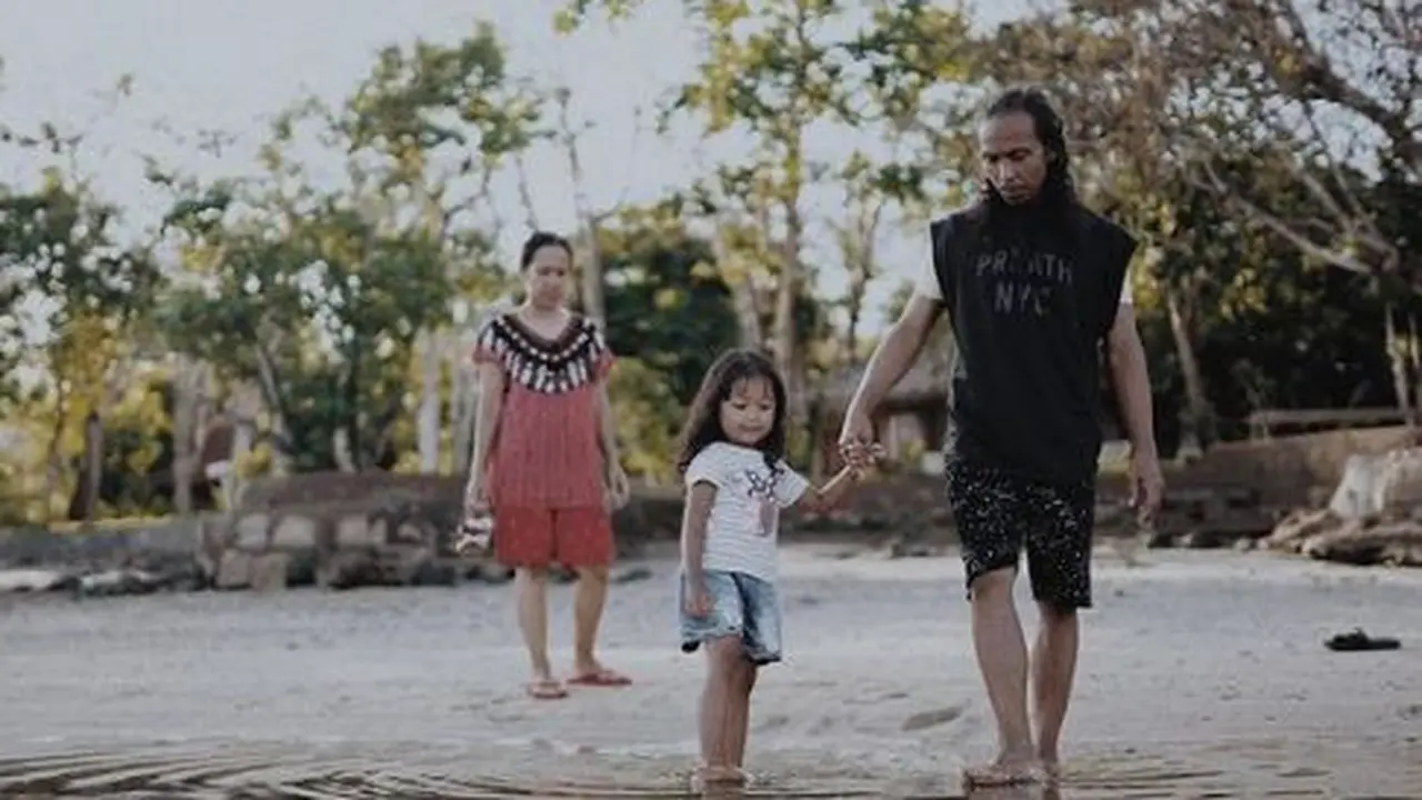 Garang di Film, Ini 8 Potret Yayan Ruhian yang Ternyata Sosok Family Man
