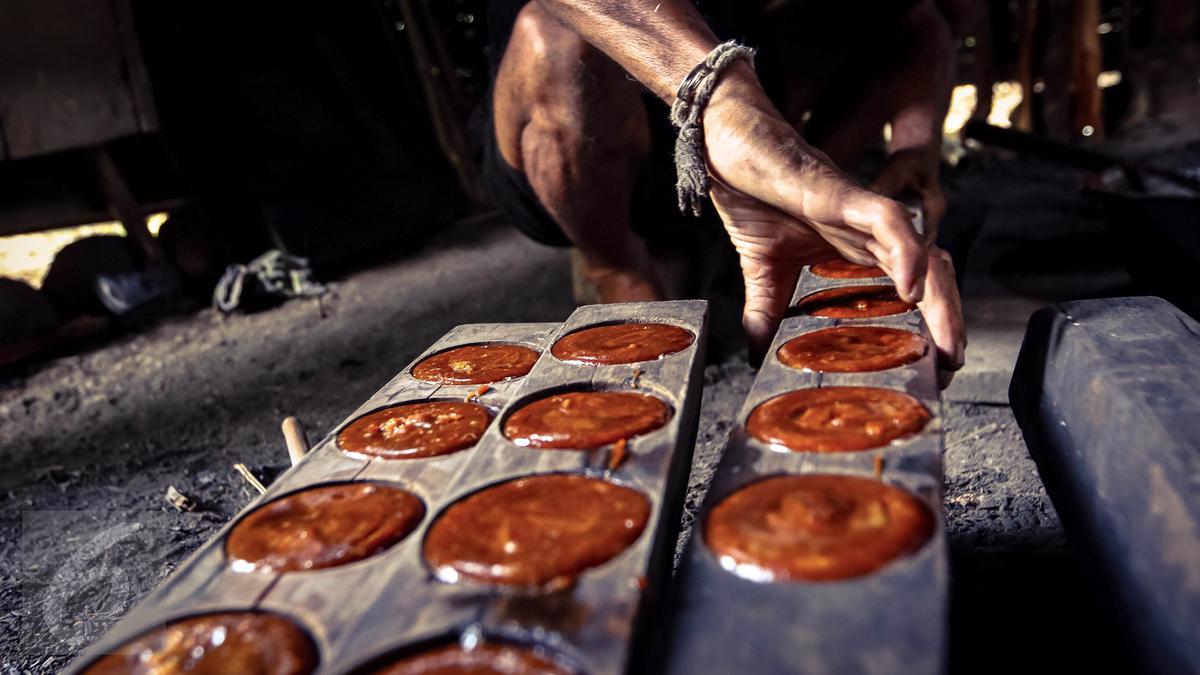 Tuak Manis yang Tak Bikin Mabuk dari Desa Munduk Bali - Regional ...