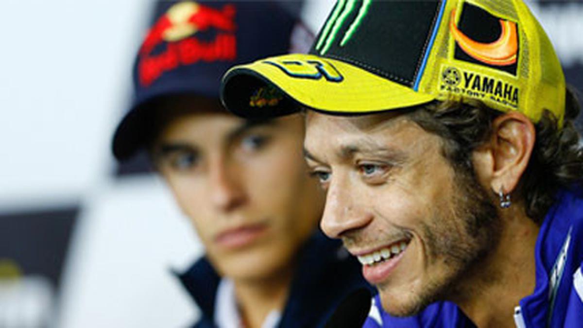 Rossi akui tak percaya diri seperti Marquez - Berita Otosia.com
