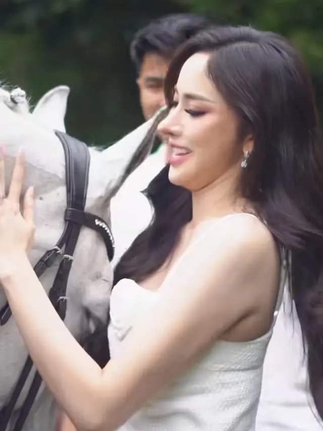 10 Potret Apris Devita Dikado Guntur Triyoga Kuda Belanda, Harganya Fantastis - Hot Liputan6.com