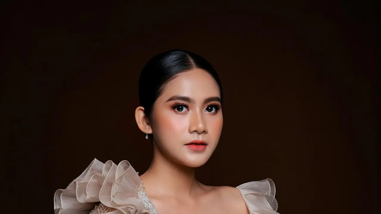 9 Model Payet Kebaya Brokat untuk Wanita Elegan Masa Kini, Anggun di ...