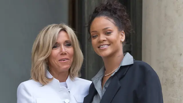 Lisa BLACKPINK Foto Bareng Rihanna, Michele Ziudith: Tas Kita Sama ...