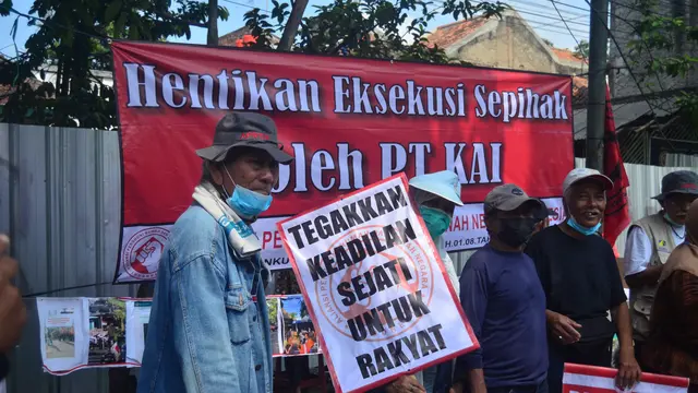 Aksi Warga Korban Penggusuran di Laswi, Laporkan PT KAI ke Polda Jabar ...