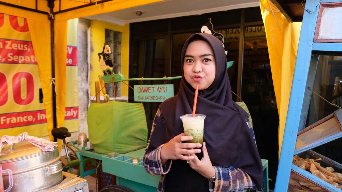 Naik Mainan Bocah, Ria Ricis Pasang Wajah Sendu - ShowBiz Liputan6.com