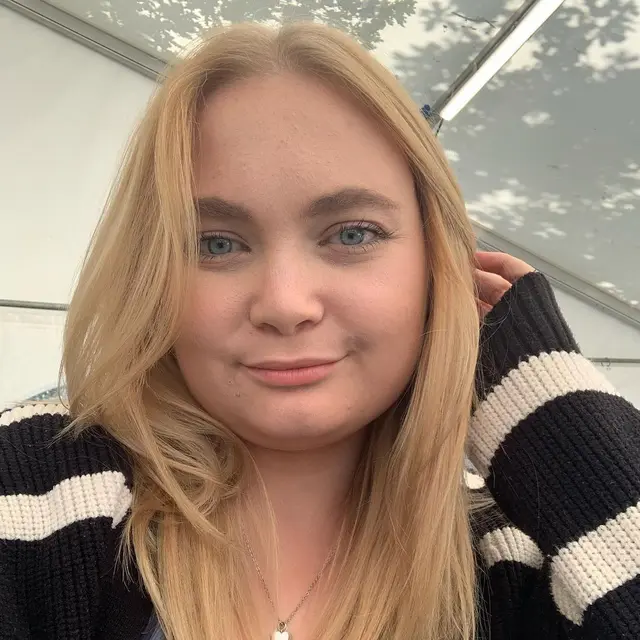 6 Potret Terbaru Jess Smith Pemeran Bayi Matahari di Teletubbies, Hamil ...