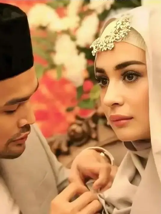 Foto Lawas Momen Ngunduh Mantu Shireen Sungkar dan Teuku Wisnu, 11 Tahun Berlalu - Foto Liputan6.com