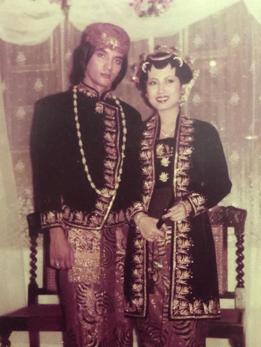 Jarang Tersorot, Potret Mesra George Rudy dan Istri 40 Tahun Bersama ...
