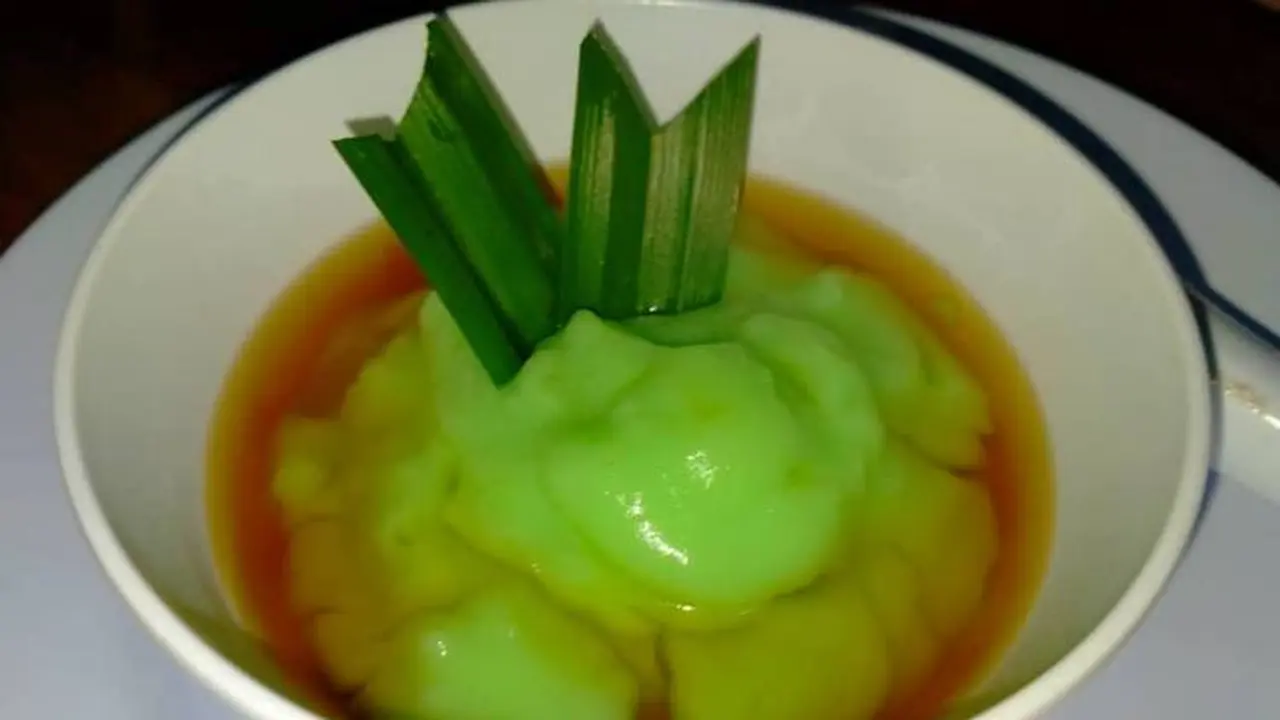 Resep Bubur Sumsum Pandan dengan Kuah Gula Merah, Sajian Tradisional ...