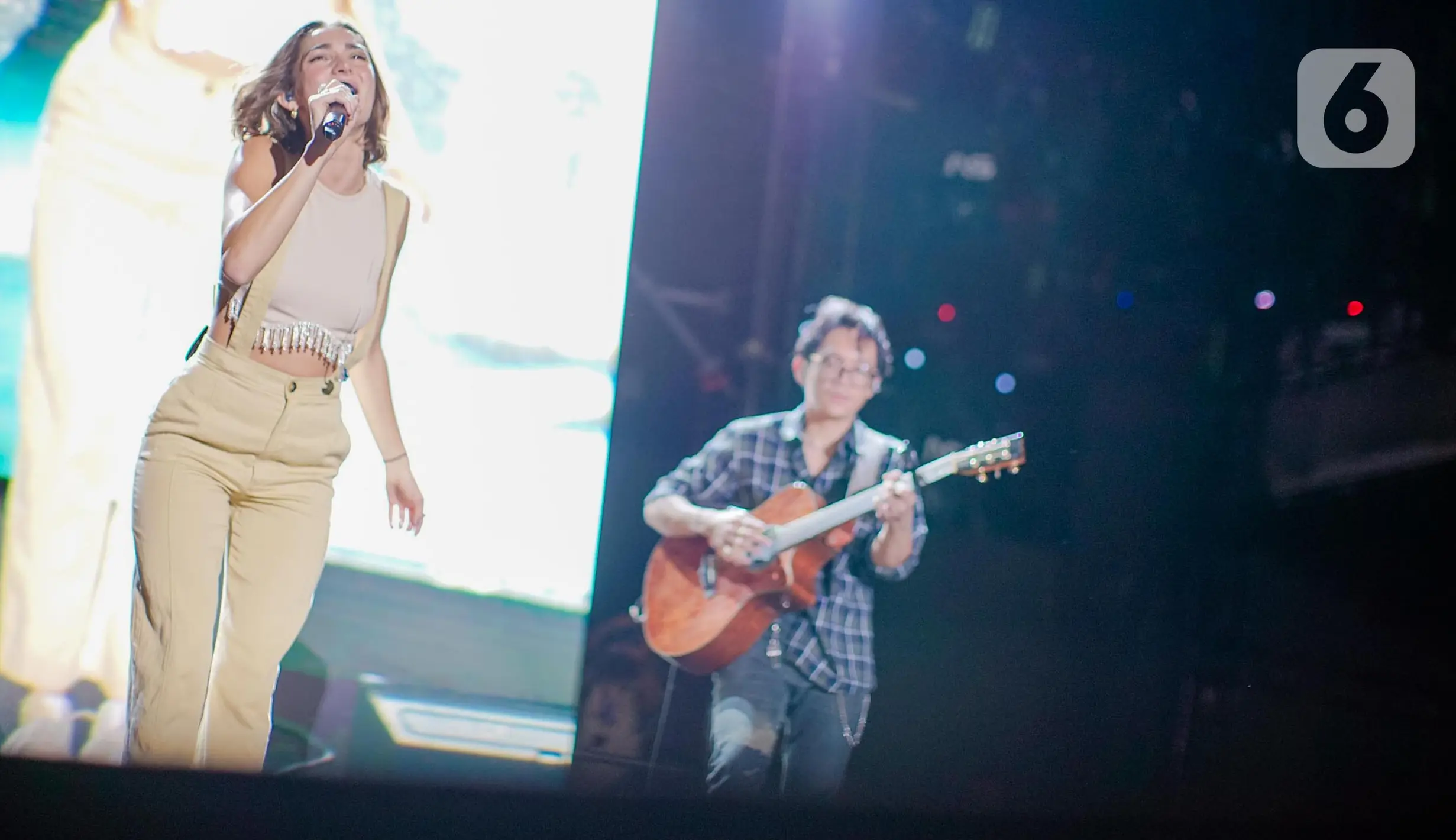 Penampilan Memukau Anna Hamilton di Festival Musik ManggungDi - Foto ...