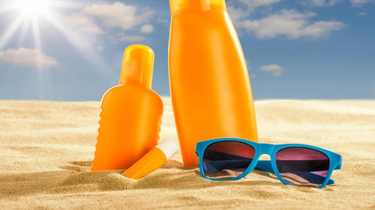 Perbedaan Sunscreen dan Sunblock: Mana yang Lebih Tepat untuk Kulitmu?