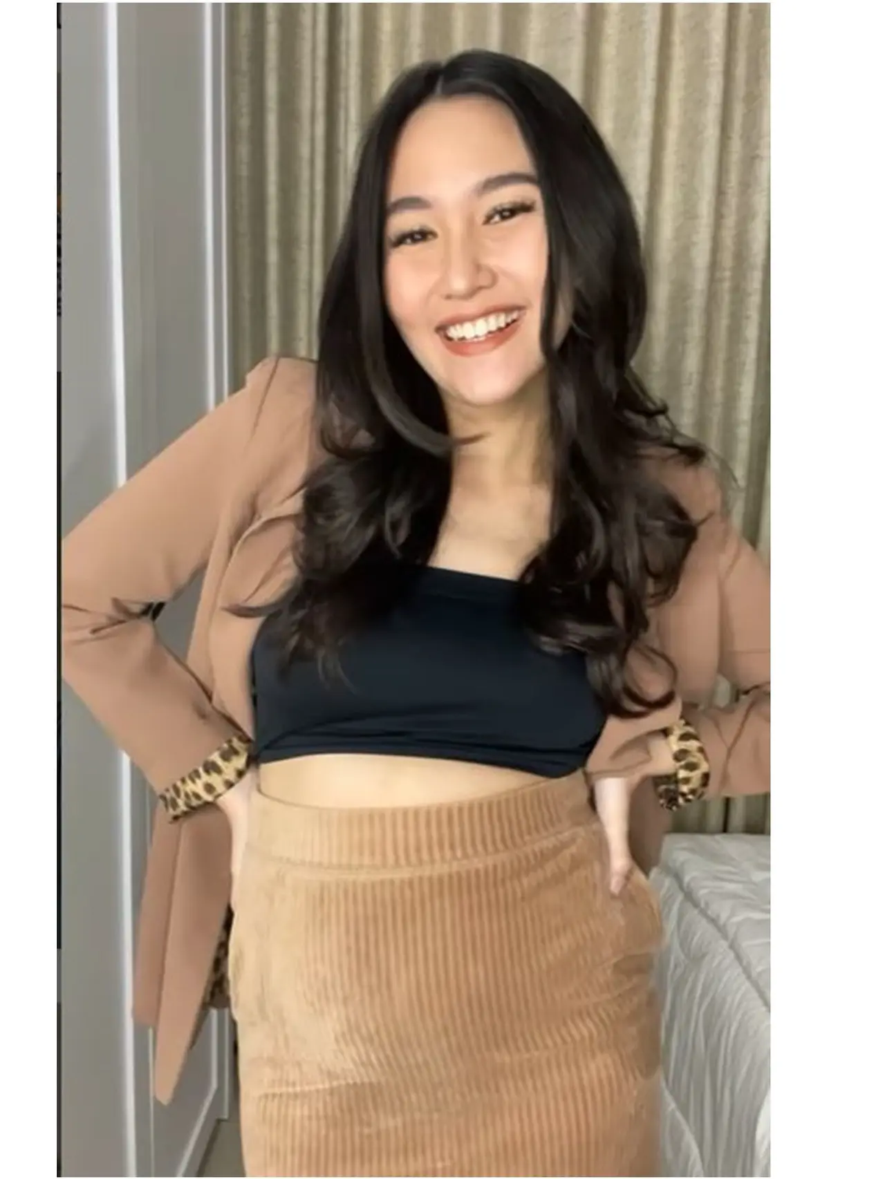 5 Tahun Menikah, Ini 6 Potret Presenter Libra Akila Pamer Baby Bump ...