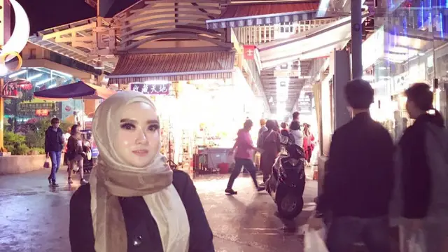 7 Potret Yuli Asiska, Pedangdut Teman Duet Karaoke Teddy Mantan Suami Lina - Hot Liputan6.com