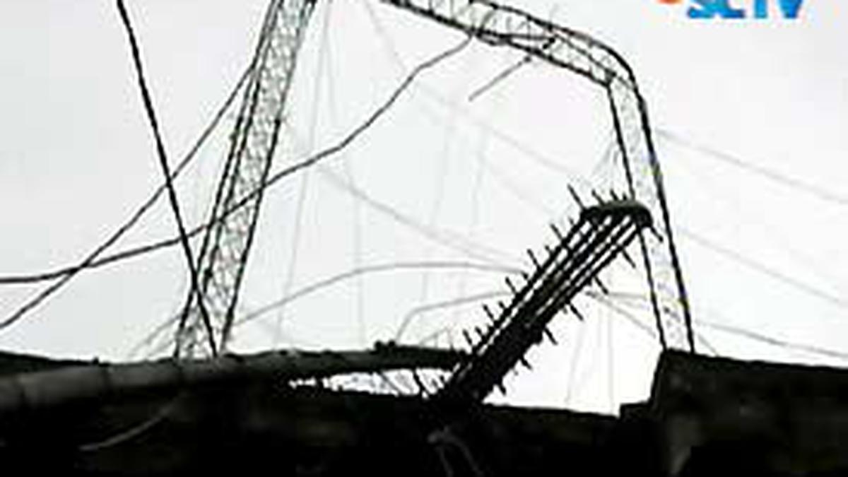 Antena Pemancar TV Lokal Roboh