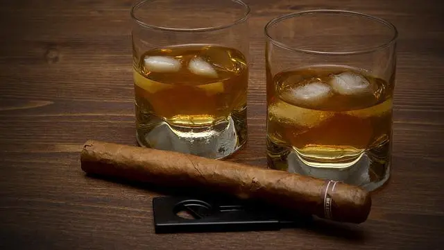 16 Kata-Kata Keren tentang Wiski, Memberikan Kegembiraan - Ragam Bola.com