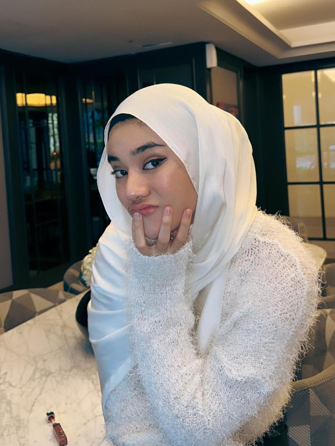 7 Transformasi Clara Shinta yang Kini Mualaf dan Berhijab, Sebut ...