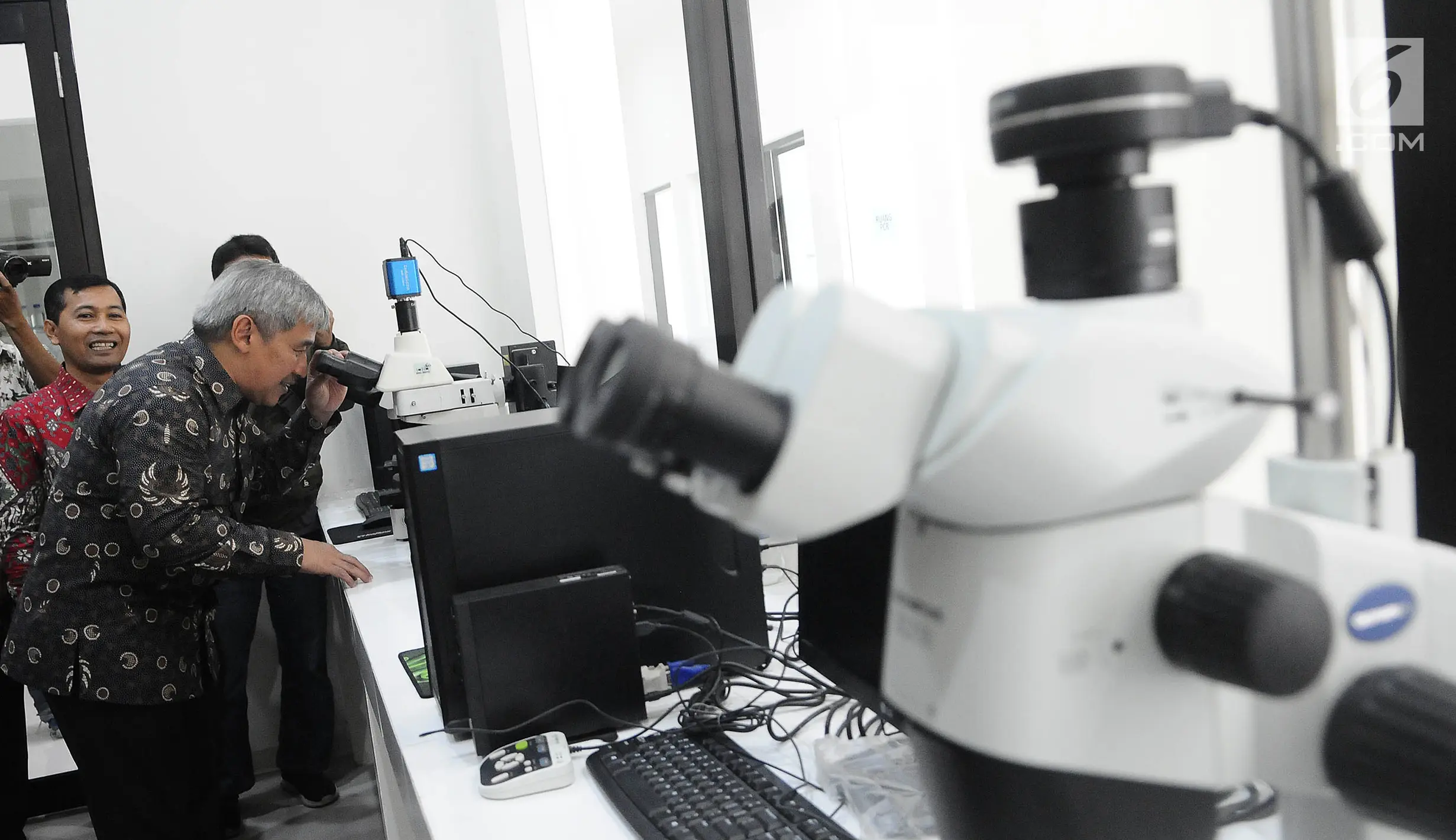 FOTO: Peresmian Laboratorium Uji Balai Riset Budidaya Ikan Hias - Foto ...