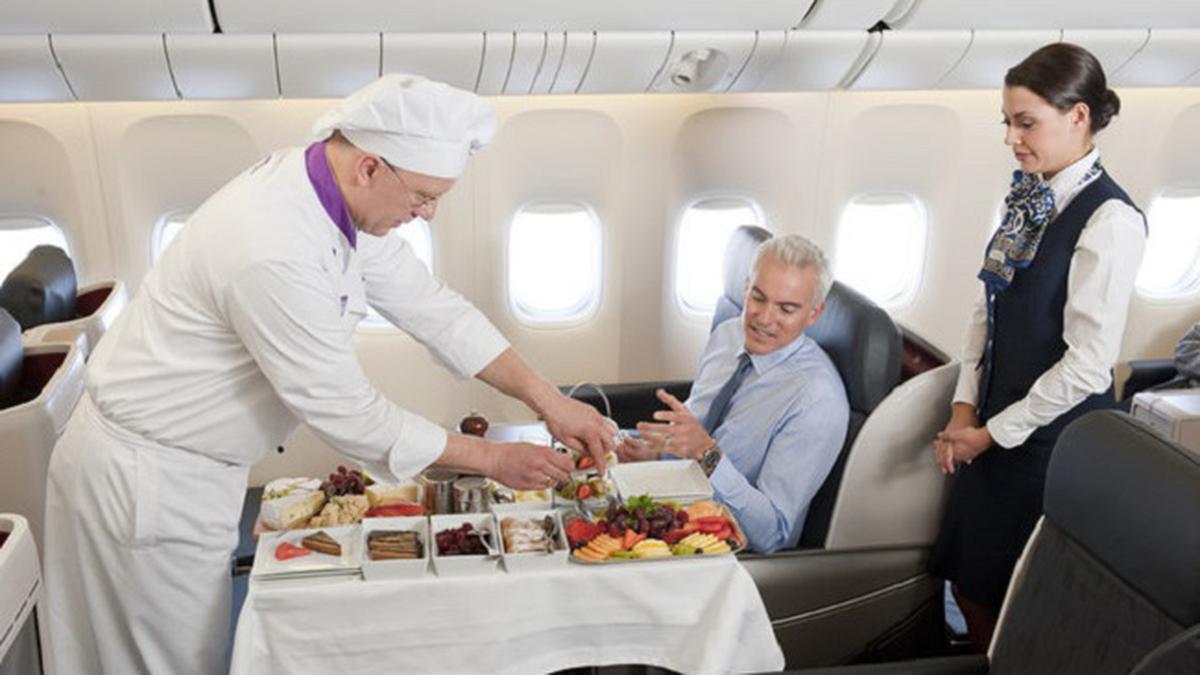 Penyebab Utama Makanan di Pesawat Terasa Kurang Nikmat