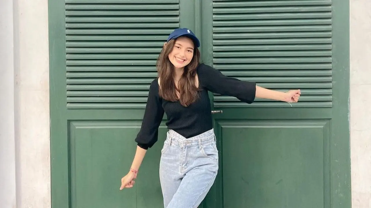 7 Ide Outfit Santai Ala Sarah Manzel, Tetap Cantik dan Catchy