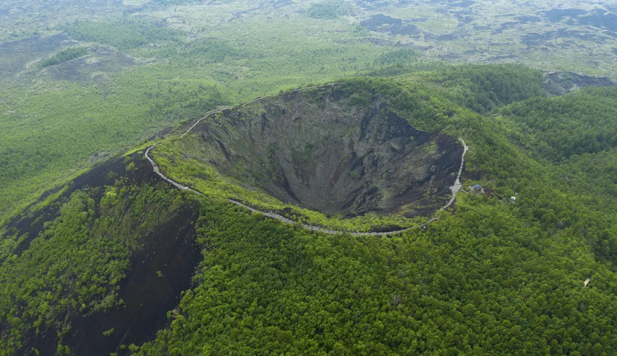 FOTO: Wudalianchi, Museum Gunung Berapi Alami di China - Foto Liputan6.com