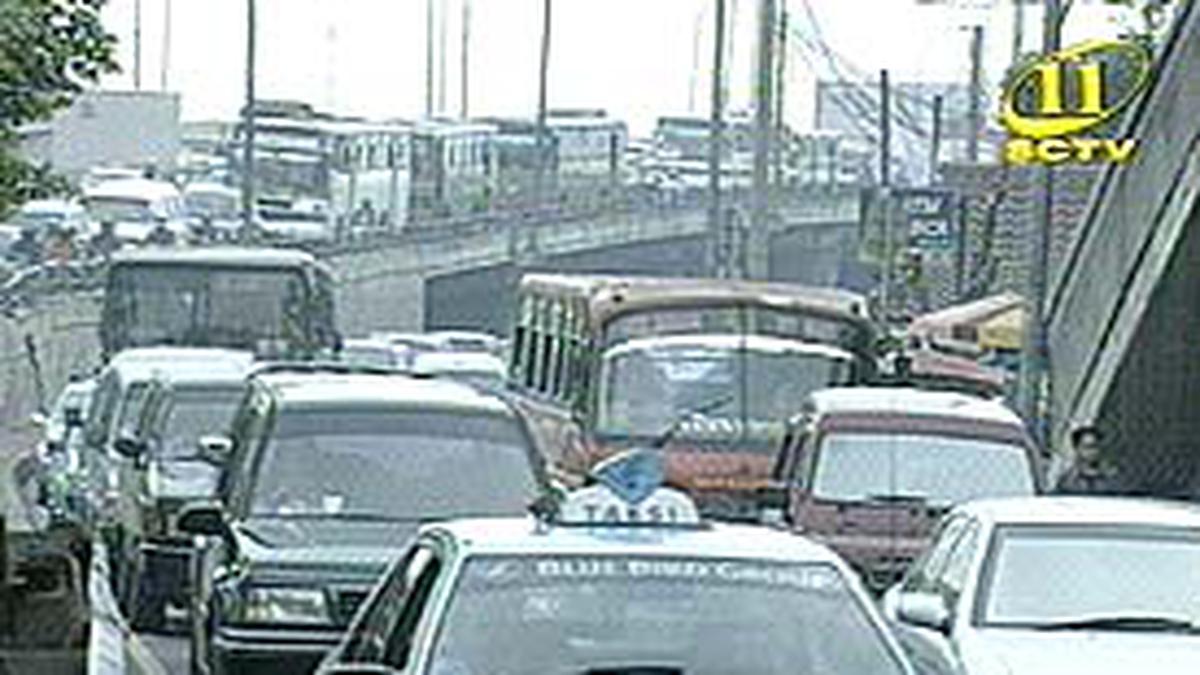 Kemacetan Akibat Masyarakat Jakarta Tak Disiplin - News Liputan6.com