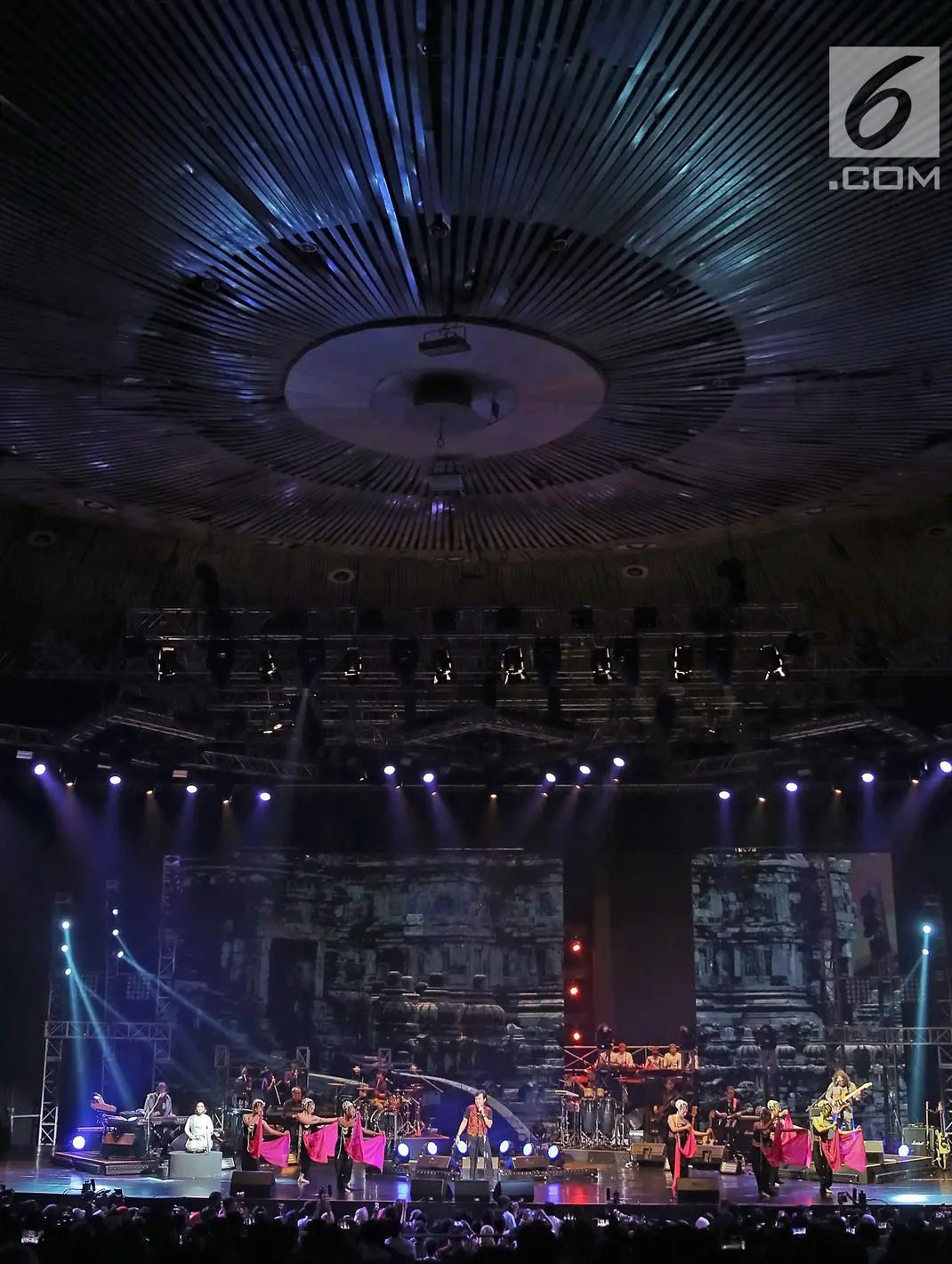 FOTO: Syahdunya Konser 30 Tahun Karier Musik KLa Project - Foto ...